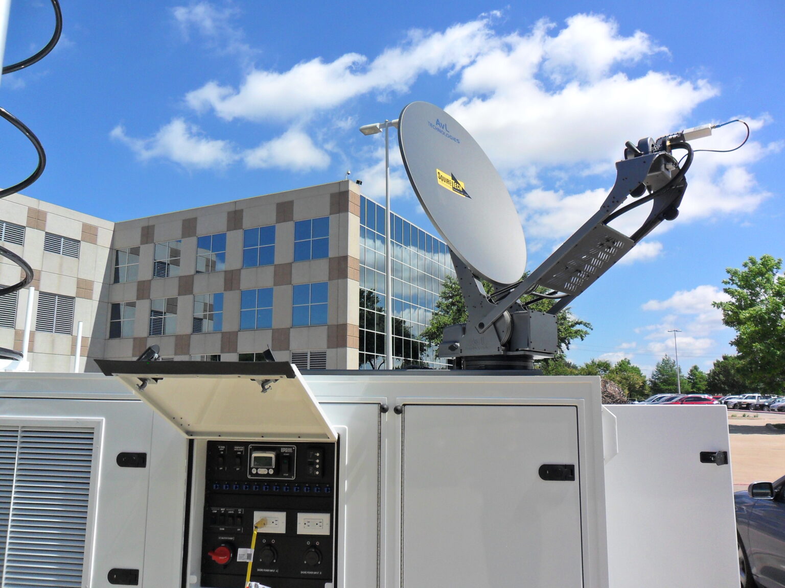 Geo Vehicle & Trailer Mount Antennas & Terminals - AvL Technologies