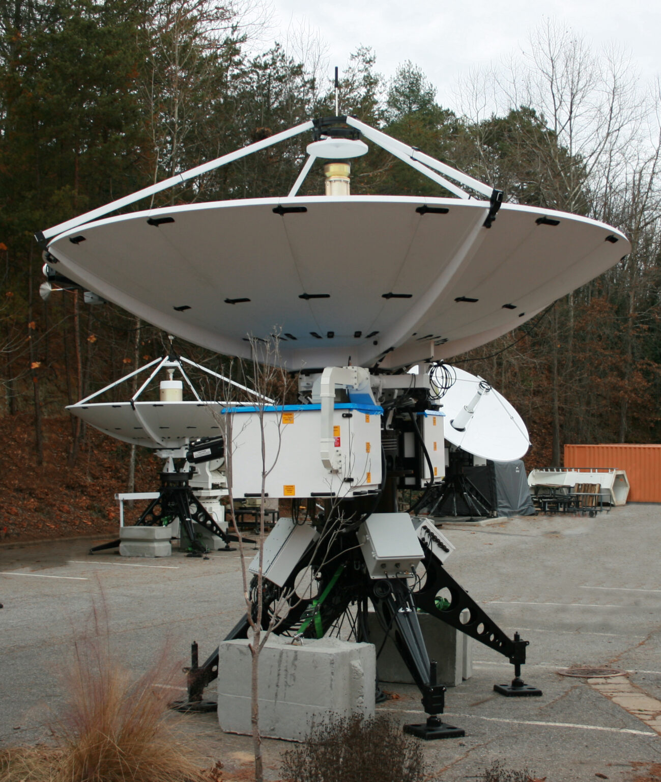 4.6m High-Gain Multi-Band Multi-Orbit Antenna - AvL Technologies